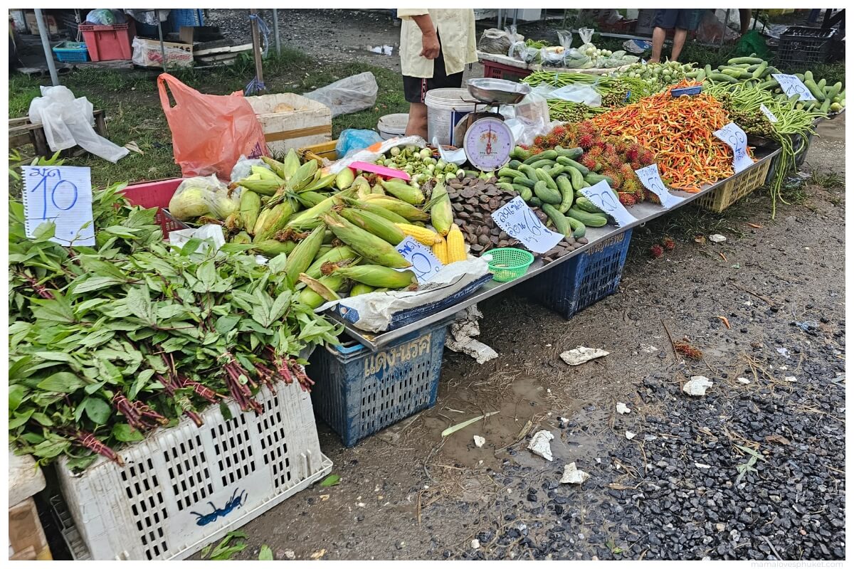 Best Phuket Markets For Shoppers & Foodies - Mama Loves Phuket